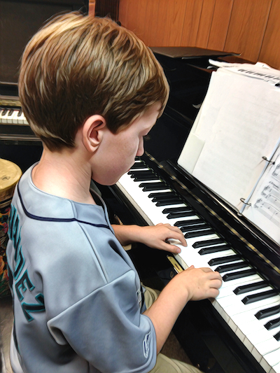 piano-keyboard-lessons-boy-young | Keyboard Teacher Portland